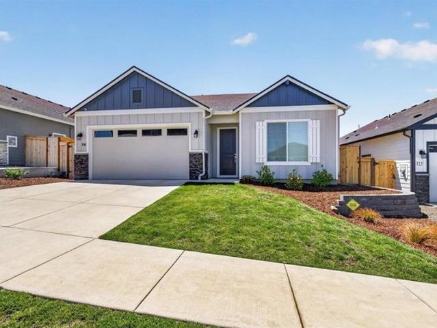 106 Valemont Dr, Eagle Point, OR 97524