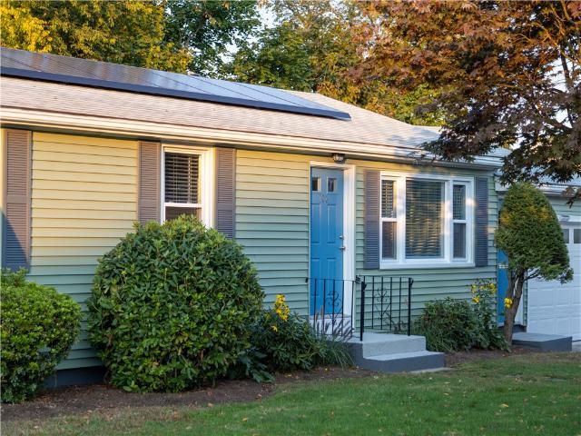 106 Vallette St, Cranston, RI 02920 | MLS #1410