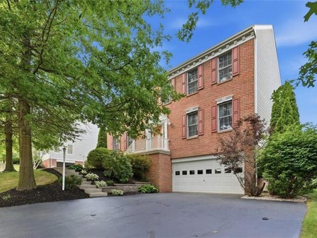 106 Valleybrook Dr, Valencia, PA 16059