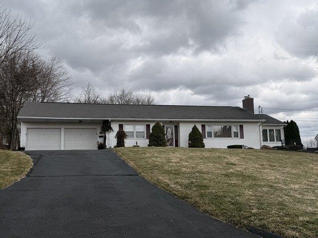 106 Vermont St, Holyoke, MA 01040