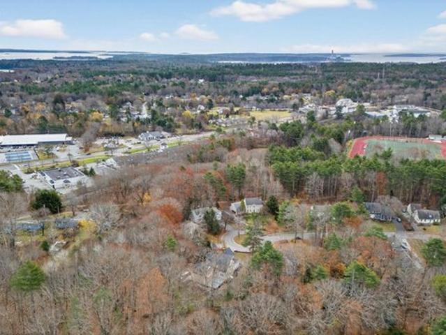 106 Village Brook Rd, Yarmouth, ME 04096