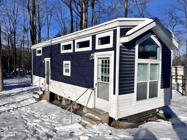 106 Village Dr W, Milford, PA 18337