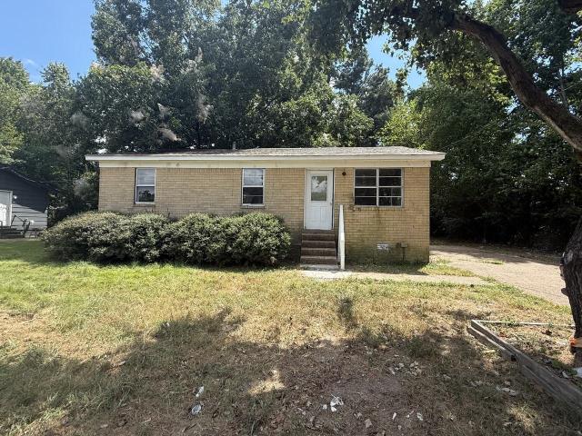 106 Young St Brownsville 2 Bedroom Apartment for Rent at 106 Young St, Brownsville, TN 38012