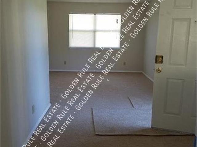 106A Village Ln, 2 beds, 2 full baths