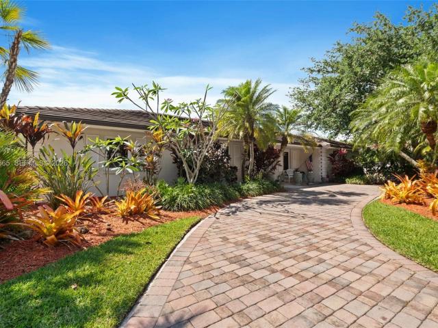 10740 SW 74th Ct, Pinecrest, FL 33156 | MLS #A12001