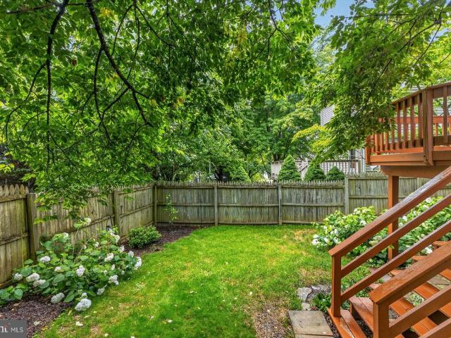 10741 Lake Edge Court
