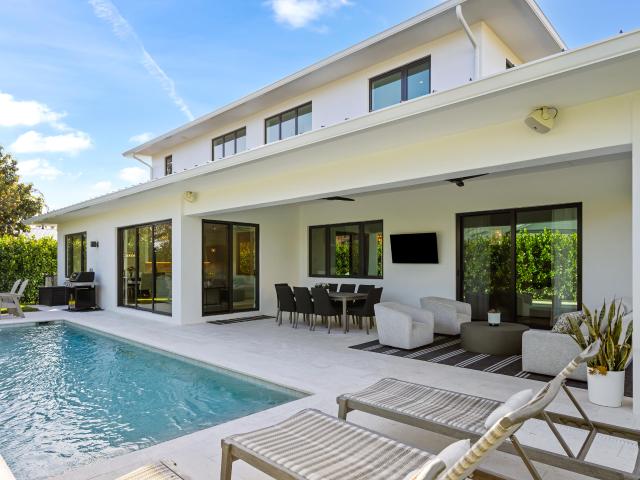 10742 SE Burgee Ct, Hobe Sound, FL 33455 | MLS #B26016 | Compass