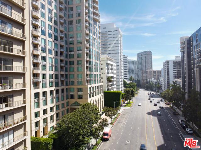 10747 Wilshire Boulevard 4