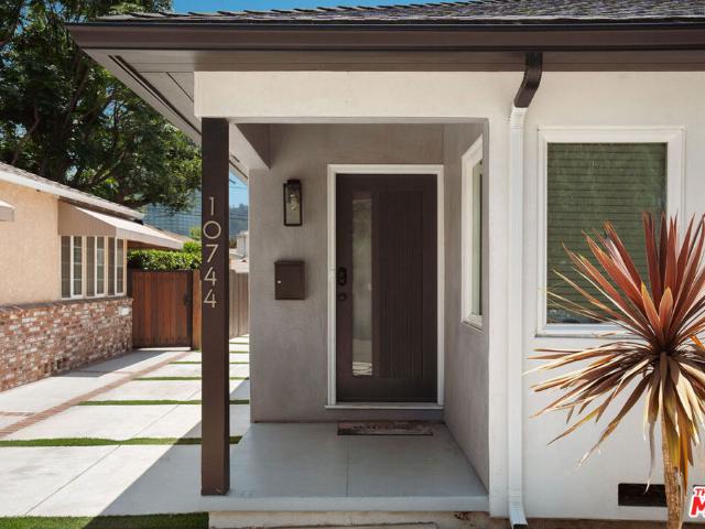 10744 Aqua Vista Street