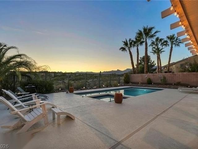 10745 Elk Lake Dr, Las Vegas, NV 89144