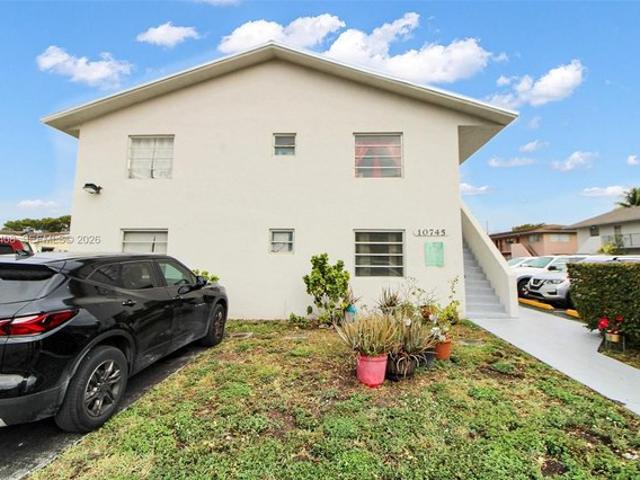 10745 SW 3rd St Apt 6, Sweetwater, FL 33174