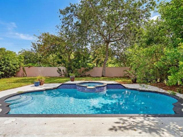10749 Nashville Dr, Cooper City, FL 33026