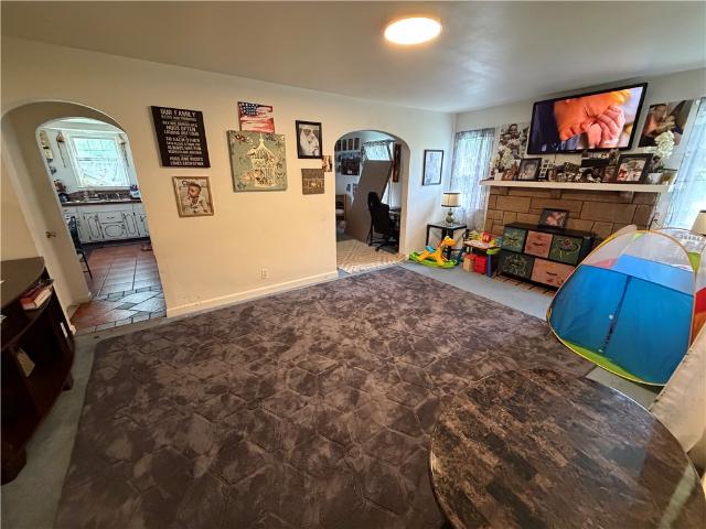 1074 Brackenridge Ave