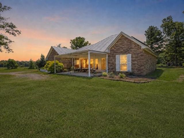 1074 County Road 1105, Maud, TX 75567