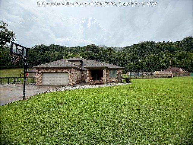 1074 Garretts Fork Rd, Chapmanville, WV 25508