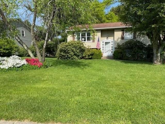 1074 Hill Dr, Lower Macungie, PA 18103