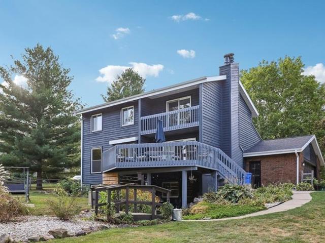 1074 Tinkham Trl, Baraboo, WI 53913