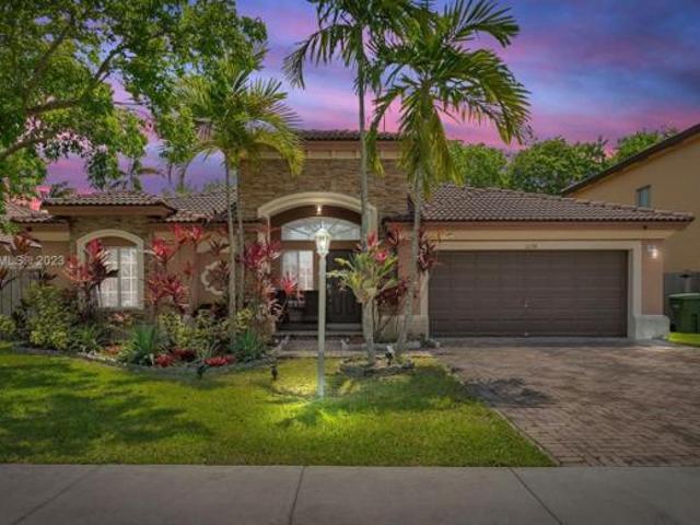 1074 35th Ave NE, Homestead, FL 33033