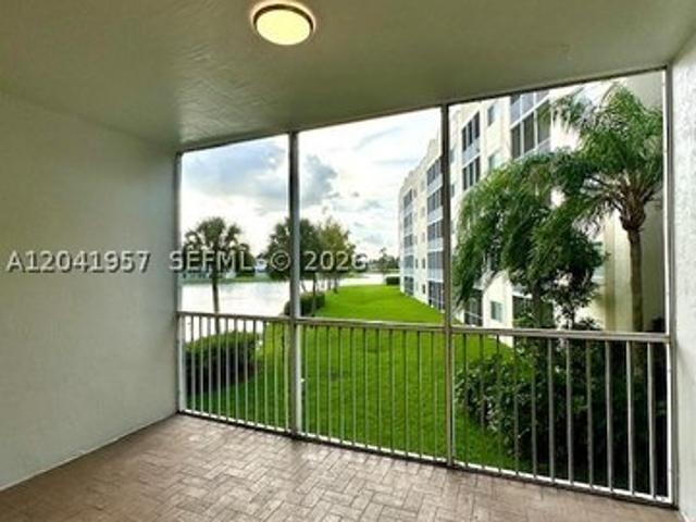 10750 NW 66th St Apt 214, Doral, FL 33178