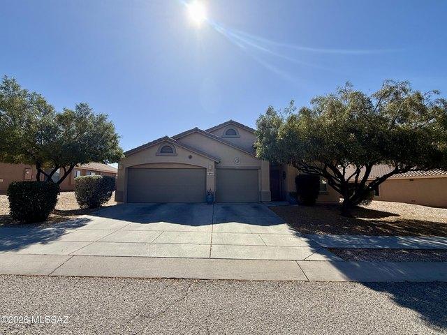 10752 S Bear Table Tank Dr, Vail, AZ 85641