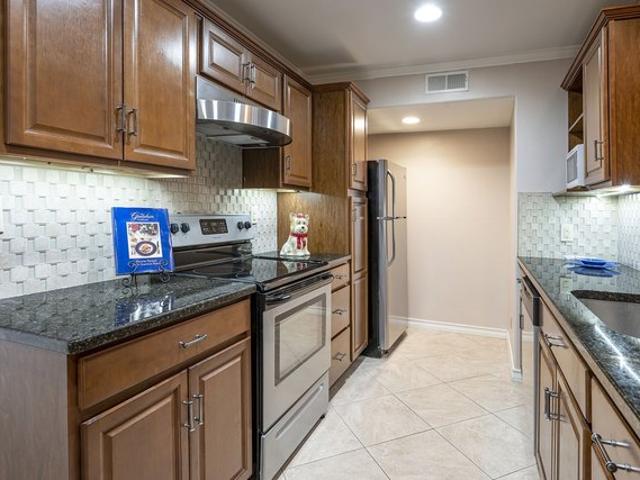 10757 Villager Rd Apt B, Dallas, TX 75230