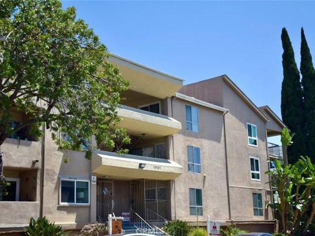 10757 Hortense St Apt 304, Toluca Lake, CA 91602