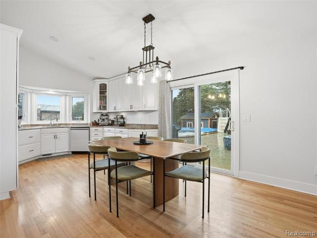 10754 Oxbow Lakeshore Drive