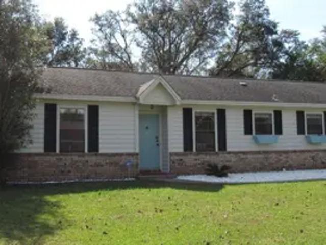 10755 Silver Crk Dr, 3 beds, 2 full baths