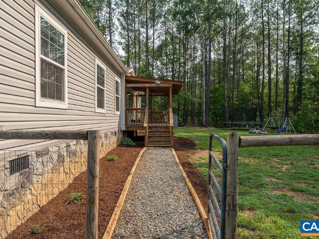 1075 Middle Fork Rd