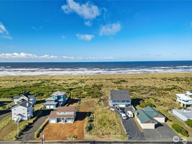 1075 Ocean Shores Blvd SW, Ocean Shores, WA 98569