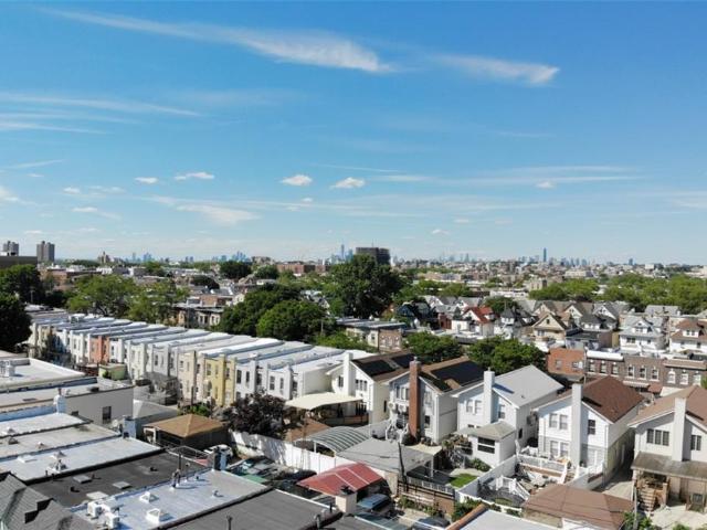 1075 Bay Ridge Parkway