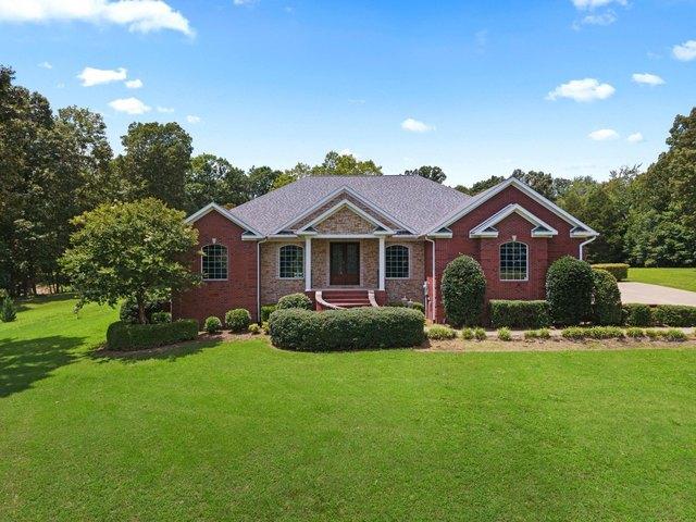 1075 Bent Creek Dr, Benton, KY 42025