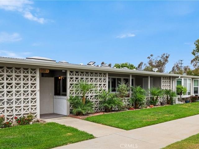 1075 Brookline Rd Apt 220H, Seal Beach, CA 90740