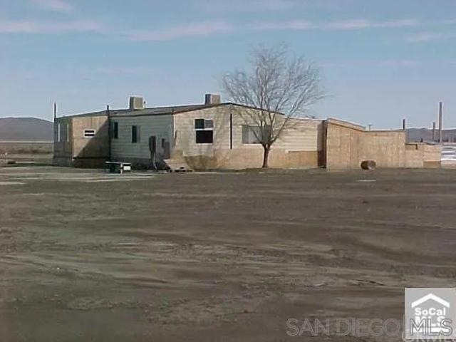 1075 Calle De Amistad, Adelanto, CA 92301
