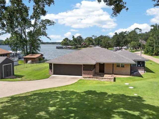 1075 Callender Lake Dr, Murchison, TX 75778