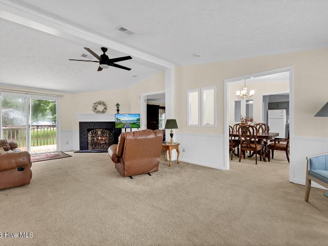 1075 Clubview Lane SW