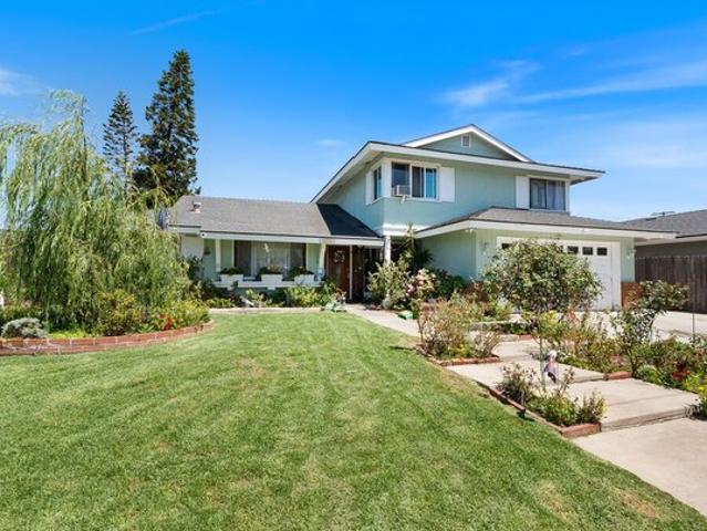 1075 Corona Ln, Costa Mesa, CA 92626