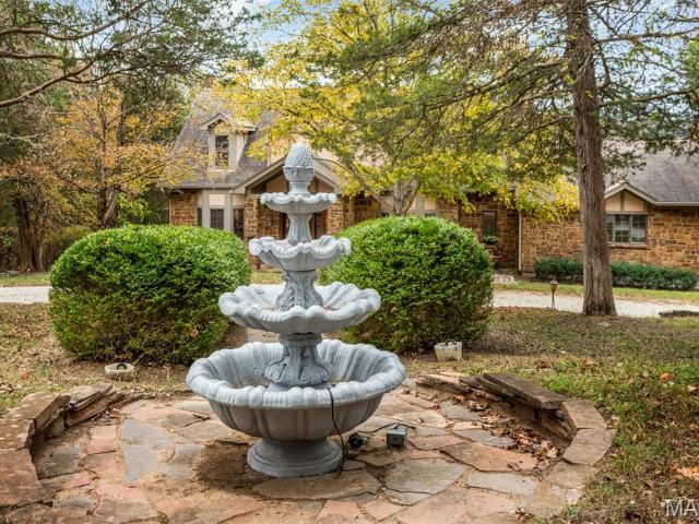 1075 Eureka Rd, Eureka, MO 63025 | MLS #25070 | Compass