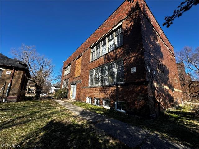 1075 E 74th Street