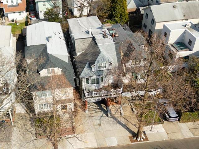 1075 East 2nd Street