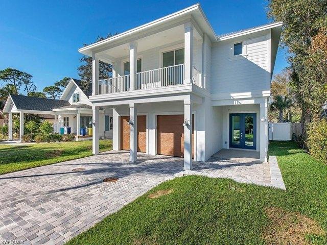 1075 Frank Whiteman Blvd, Naples, FL 34103