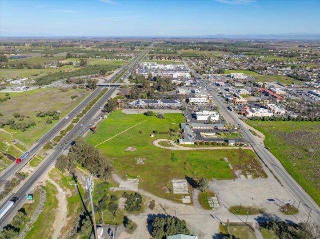 1075 Hwy 99 W