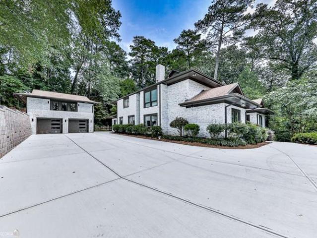 1075 Peachtree Battle Ave NW, Atlanta, GA 30327