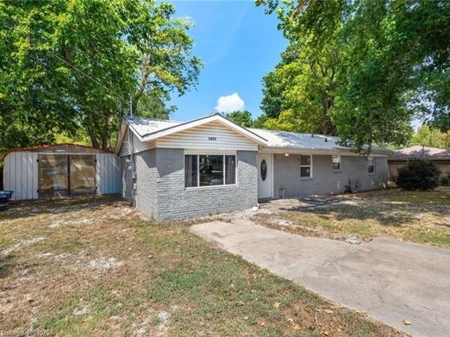 1075 S Baldwin Ave, Fayetteville, AR 72701