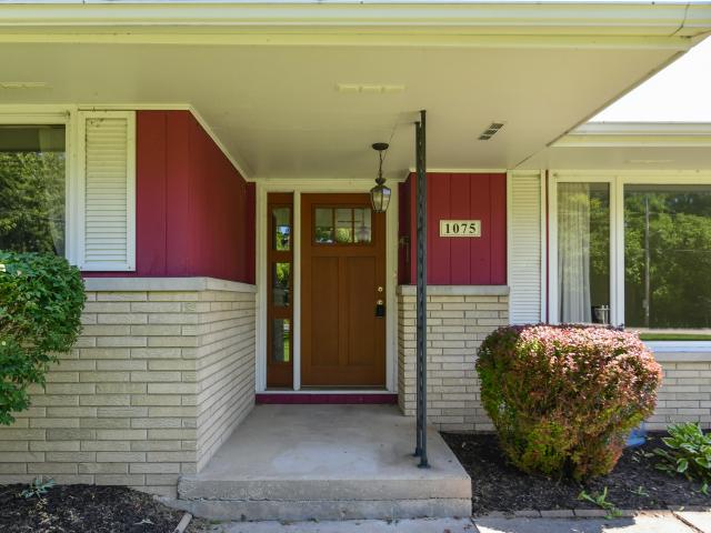 1075 S Lake Shore Dr