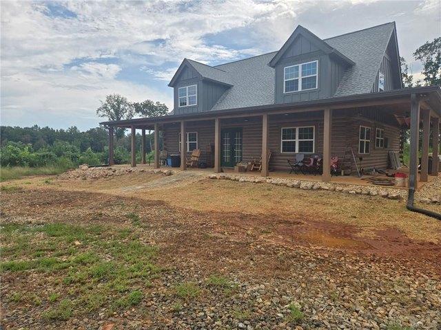 1075 Sailors Rd, Hull, GA 30646