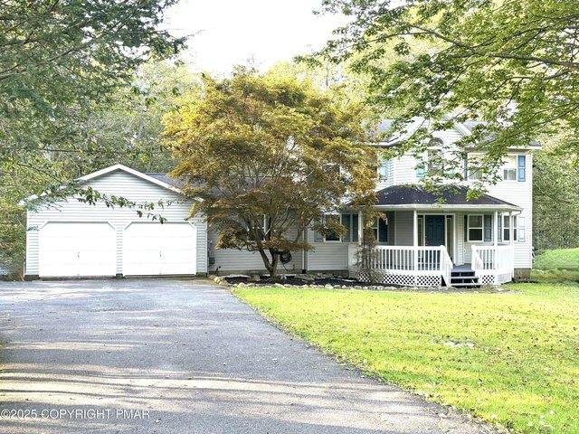 1075 Salamanca Dr, Tobyhanna, PA 18466