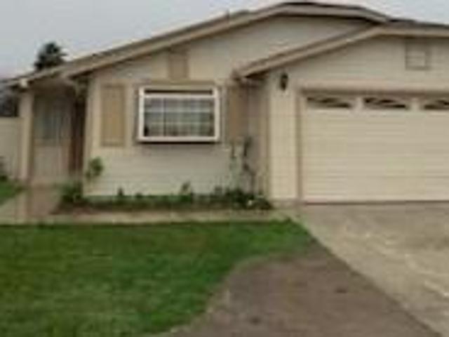 1075 Walnut Ave, Greenfield, CA 93927