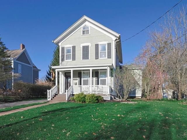 1075 Willow Ave, Glendale, OH 45246