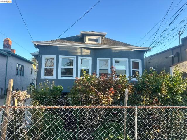 1075 47th St, Emeryville, CA 94608 | MLS #41127 | Compass